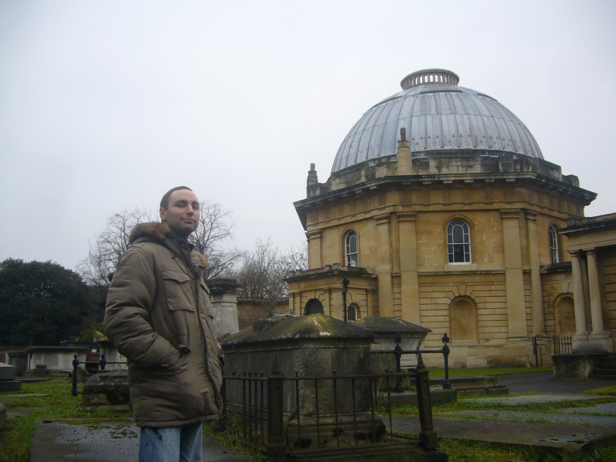 London Filming Locations: GoldenEye (1995) | Tokyo Fox (東京狐)