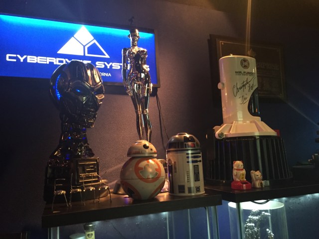 Science Fiction Bar In Tokyo | Tokyo Fox (東京狐)