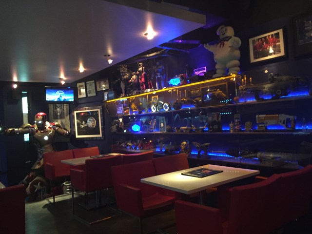 Science Fiction Bar In Tokyo | Tokyo Fox (東京狐)