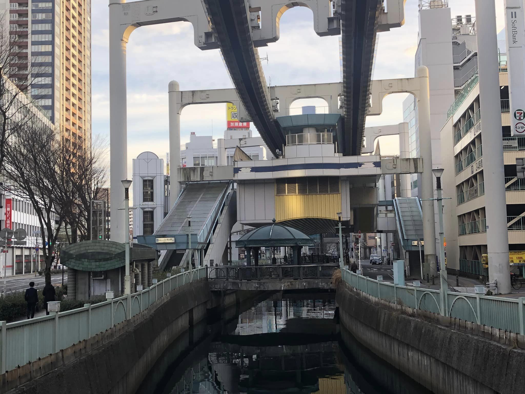 Riding On The World’s Longest Suspended Monorail System | Tokyo Fox (東京狐)