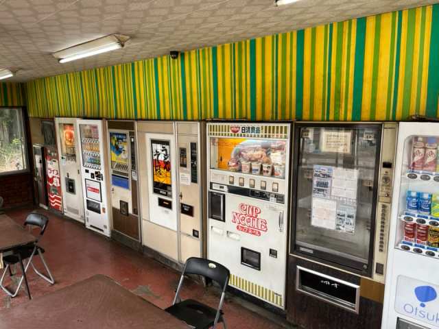 Dining Out: One of Japan’s Shabbiest Vending Machine Restaurants ...