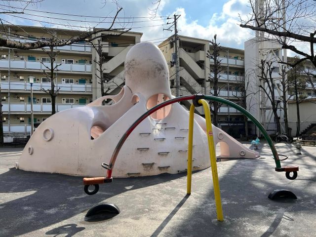 Interesting Japanese Playground Structures #46 – Octopus Slide | Tokyo ...