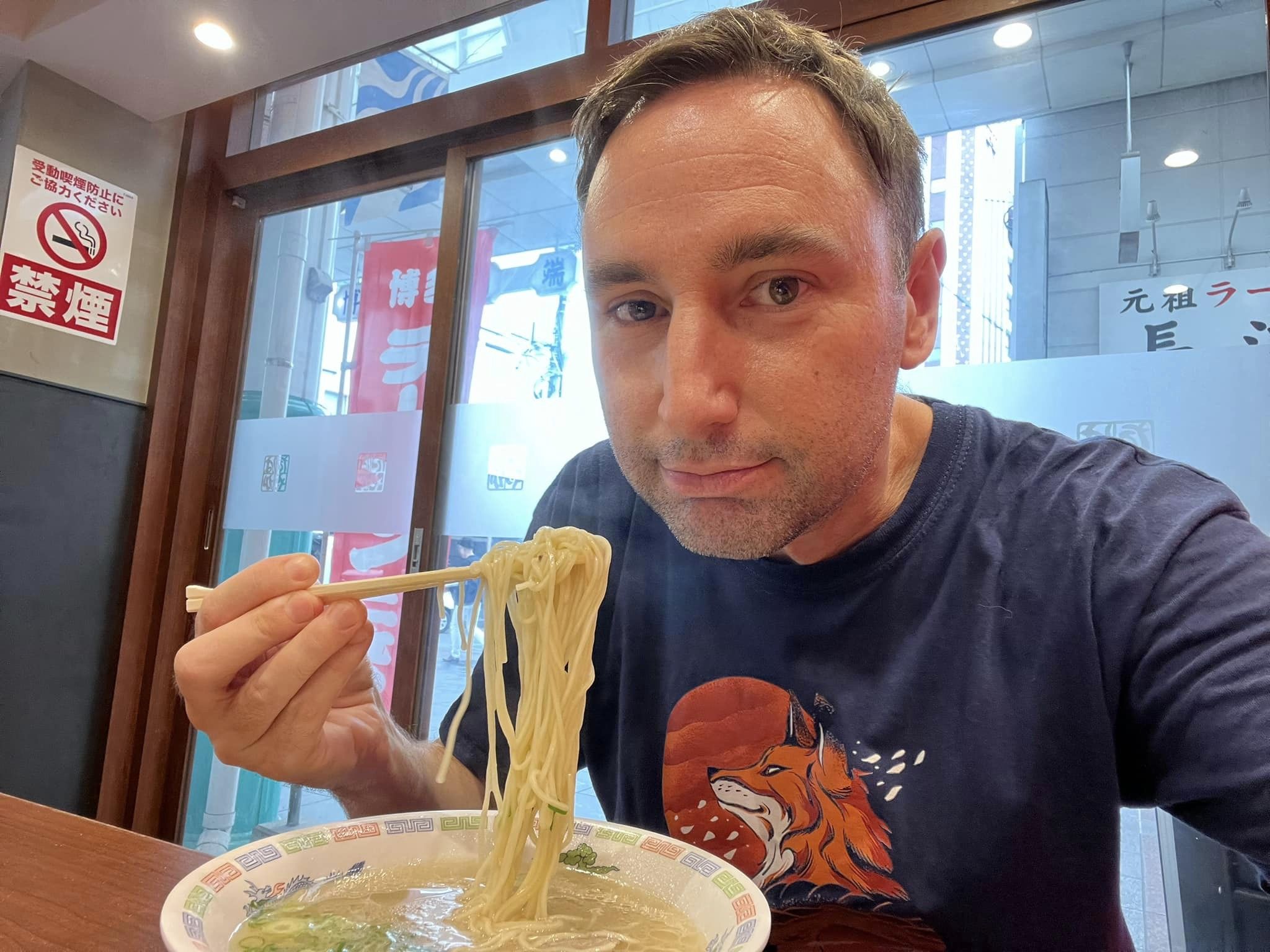Japan’s Cheapest Ramen Fukuoka #12 | Tokyo Fox (東京狐)