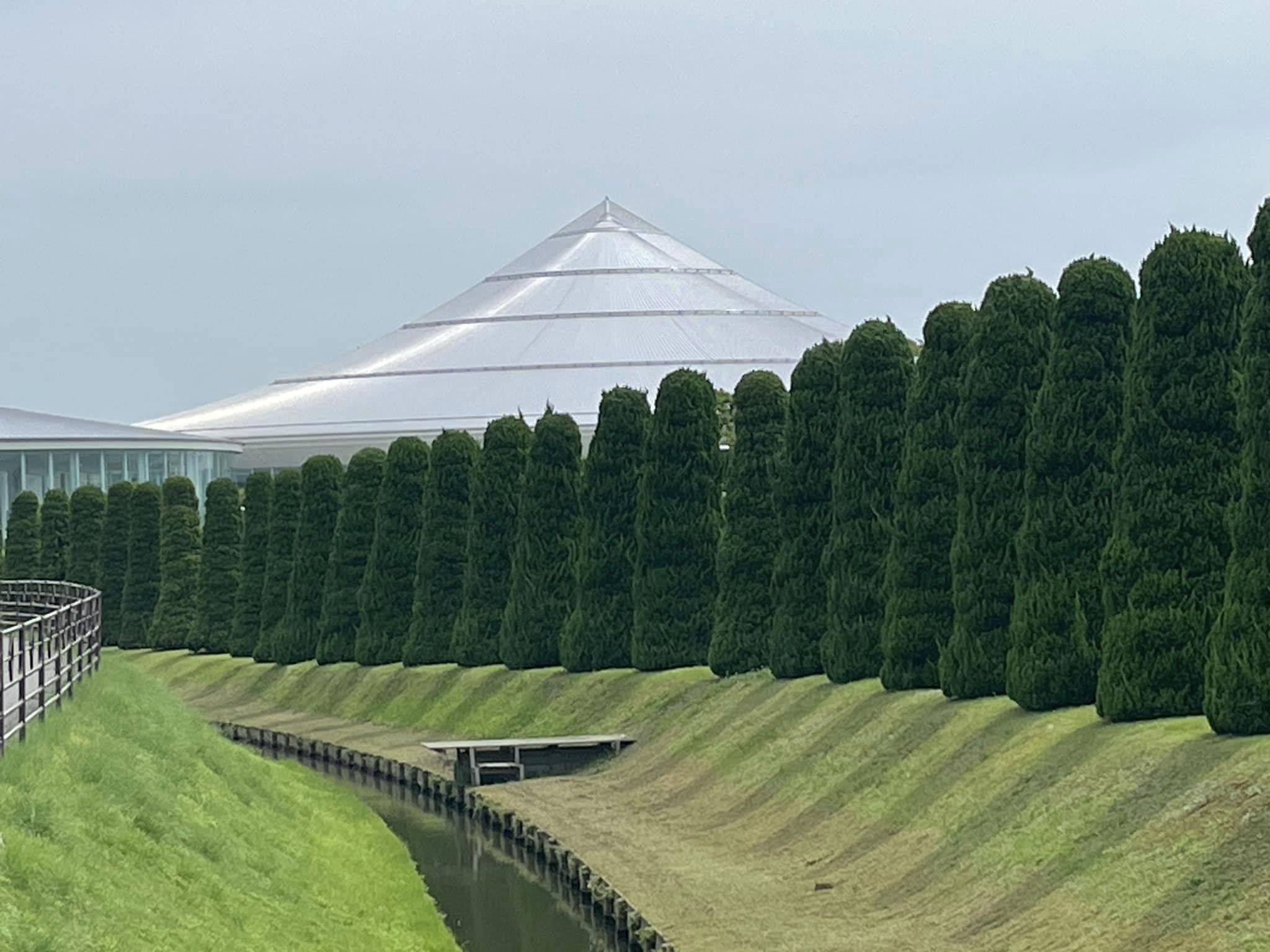 Pyramid Building Shiga Prefecture | Tokyo Fox (東京狐)
